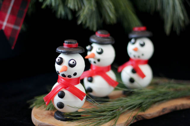 Chocolate Snowmen with Oreos - Roxy's Kitchen